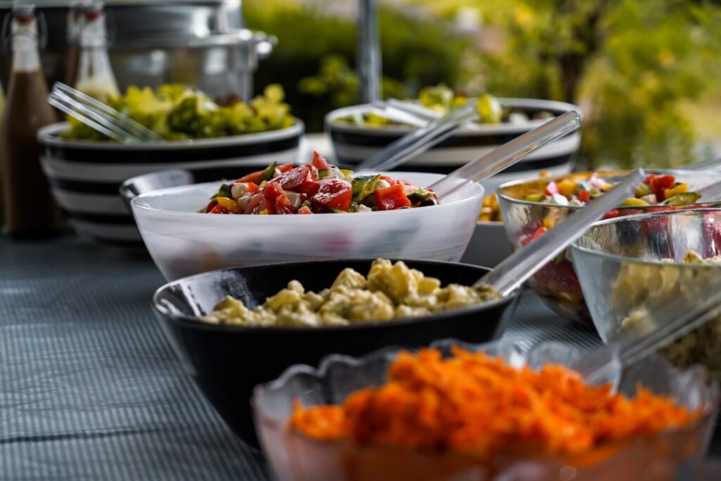 Bien manger ensemble : astuces pour un buffet réussi 🍽️